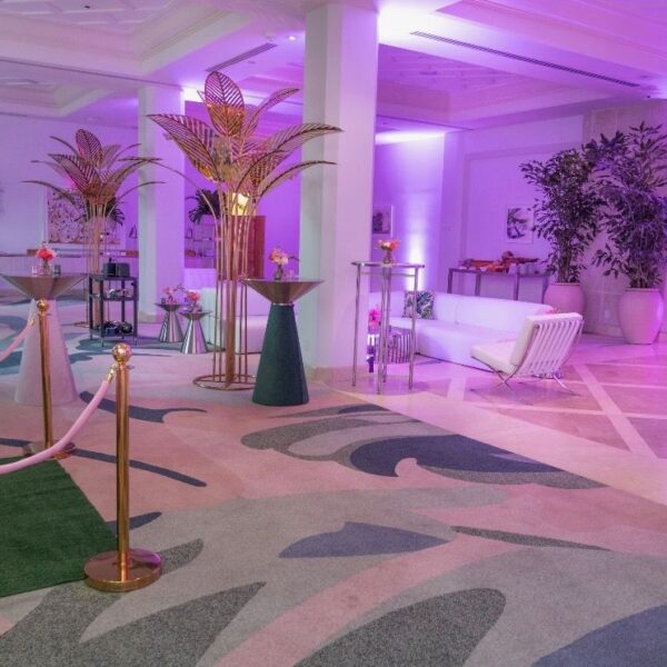 Avatar prop - Gold rental - Bubble Design Rentals